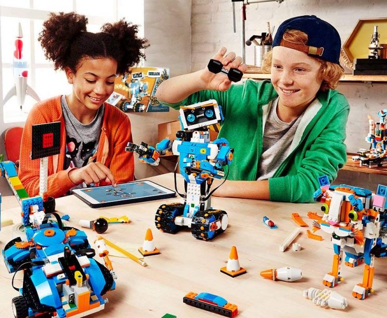 8 Best Robots (for Every Age!) that Teach Kids How to Code