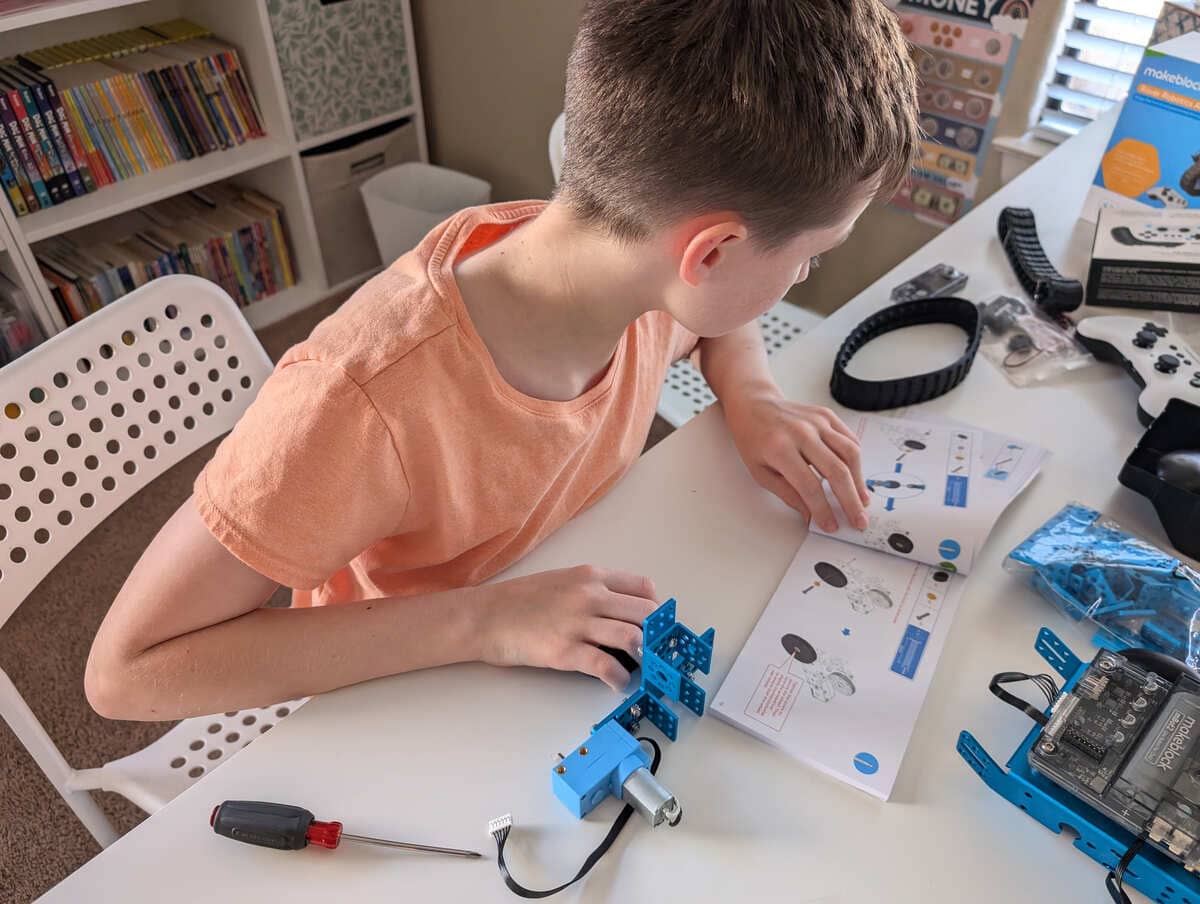 Makeblock Mbot Neo Review Make This Your First Coding Robot Stem