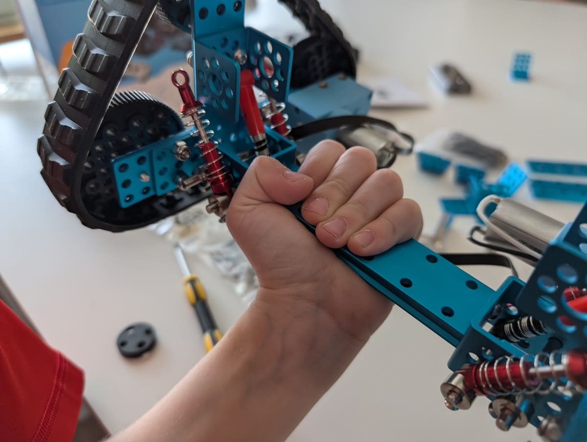 Makeblock Mbot Neo Review Make This Your First Coding Robot Stem Education Guide